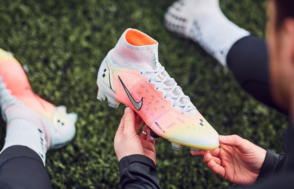 Top 5 Best Football Boots Worn By Cristiano Ronaldo - Sports Samrath